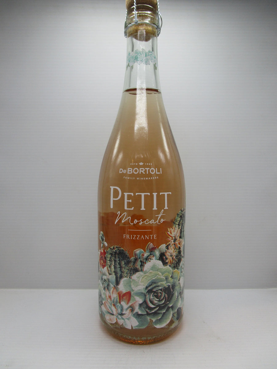 De Bortoli Petit Moscato 7% 750ml – Grape And Grain